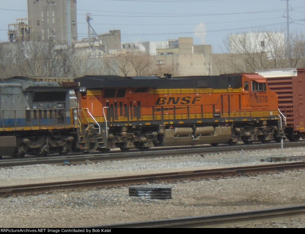 CSX 7872 BNSF 8378 Entering Yard